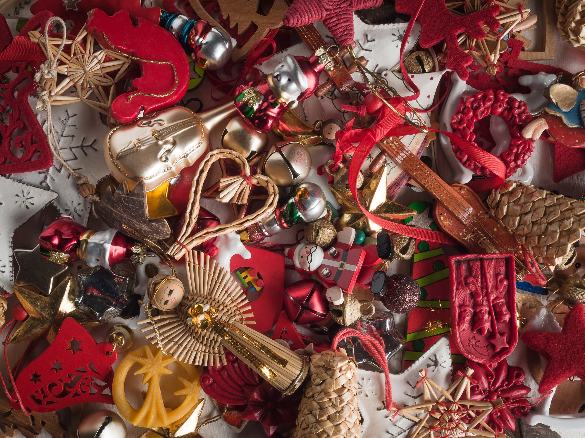 How To Declutter Your Holiday Decorations